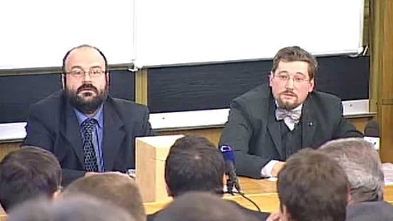 Zásadní redukce kateder na plzeňských právech se odkládá — ČT24 — Česká ...