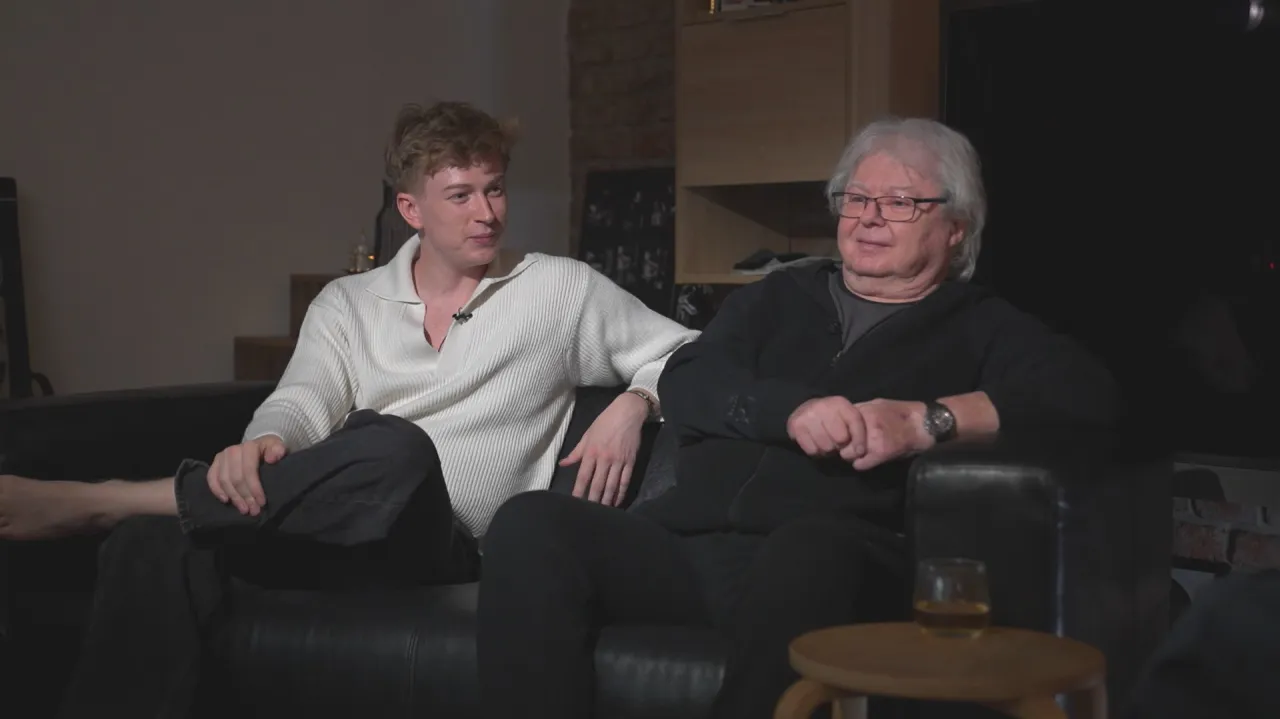 Jsme citlivější, míní Adam Mišík. I my jsme na mejdanech řešili všelico ...