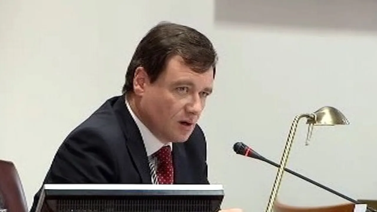 Rath chce, aby kraj převzal dluhy za oblastní nemocnice — ČT24 — Česká ...