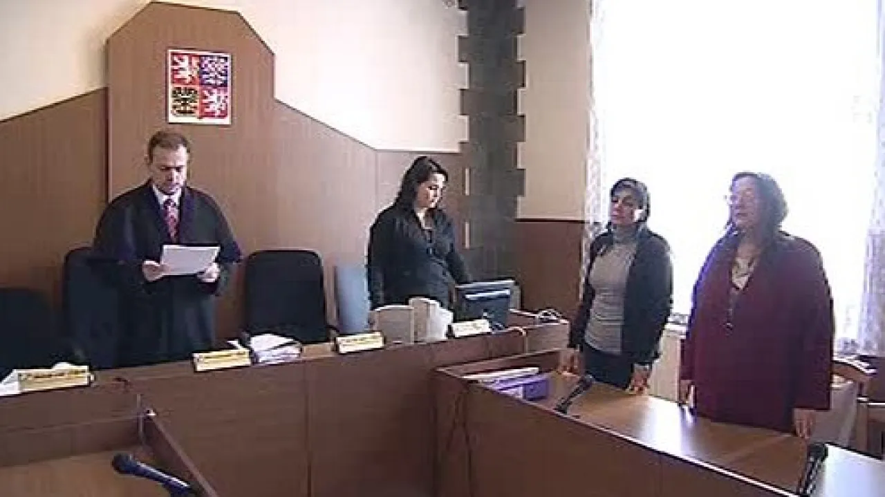 Soud zprostil Bryndovou viny, konopí pěstovala jako lék — ČT24 — Česká televize