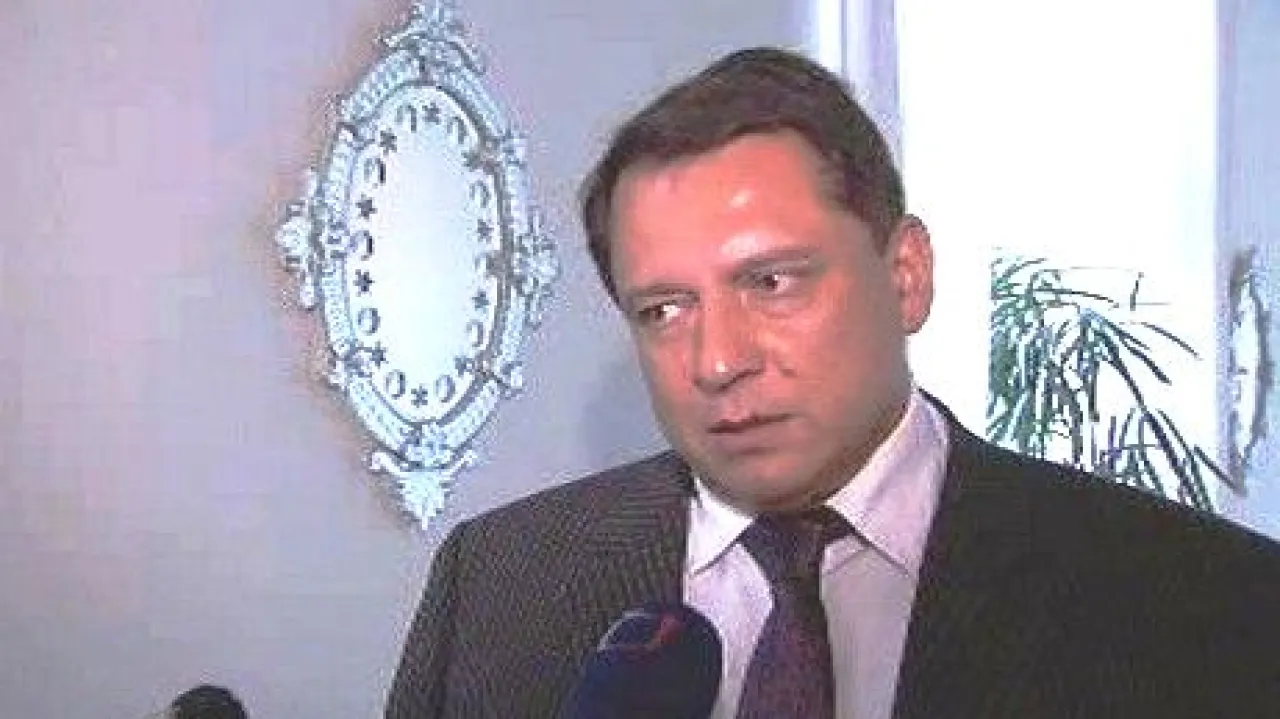Paroubek chce od Aktuálně omluvu, hrozí žalobou — ČT24 — Česká televize