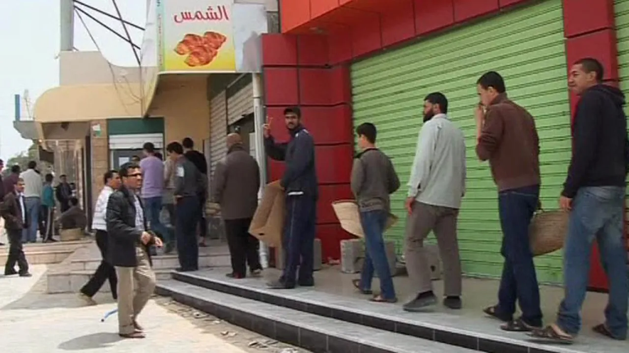 Libye: Jedni z války těží, druzí trpí hlady — ČT24 — Česká televize