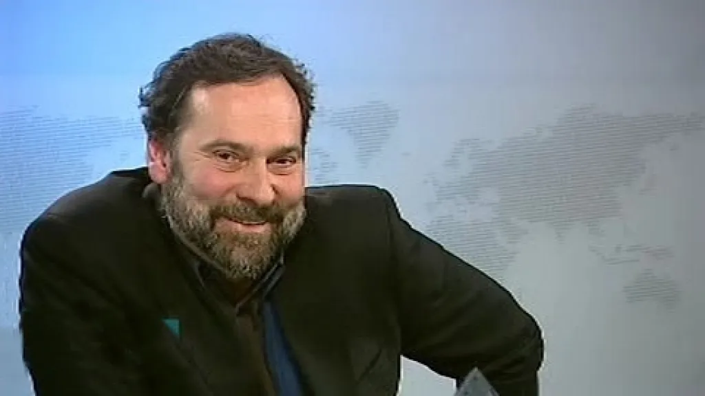 Podle STEM kraluje popularitě politiků Radek John — ČT24 — Česká televize