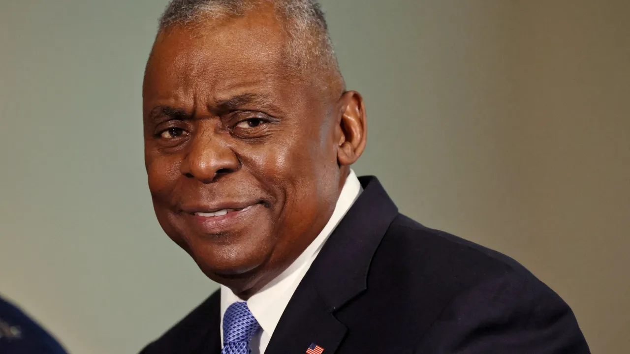 Americký ministr obrany Austin byl propuštěn z nemocnice. Koncem týdne ...