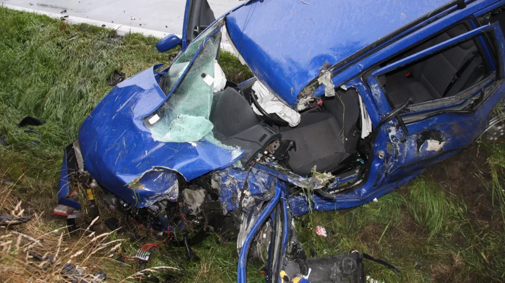 Nehoda u Napajedel zkomplikovala dopravu — ČT24 — Česká televize