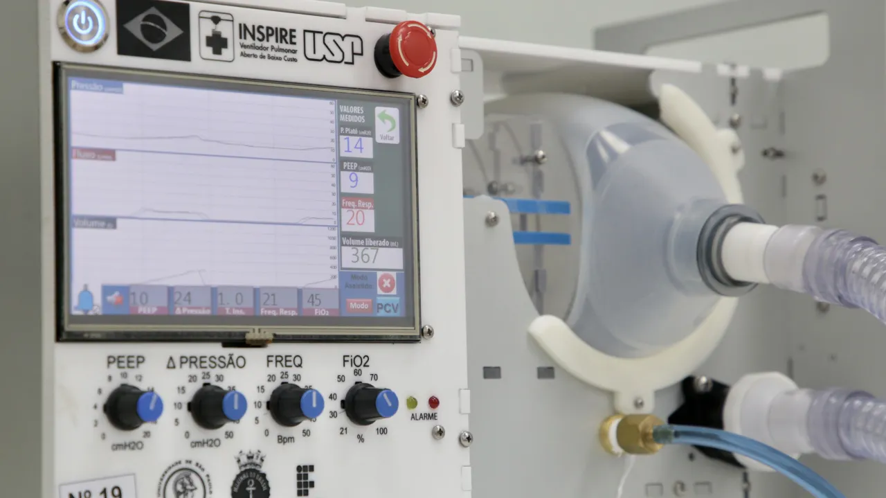 Zásuvka nefungovala, plicní ventilátor běžel z baterie. Výpadek zasáhl i nemocnice — ČT24 ...