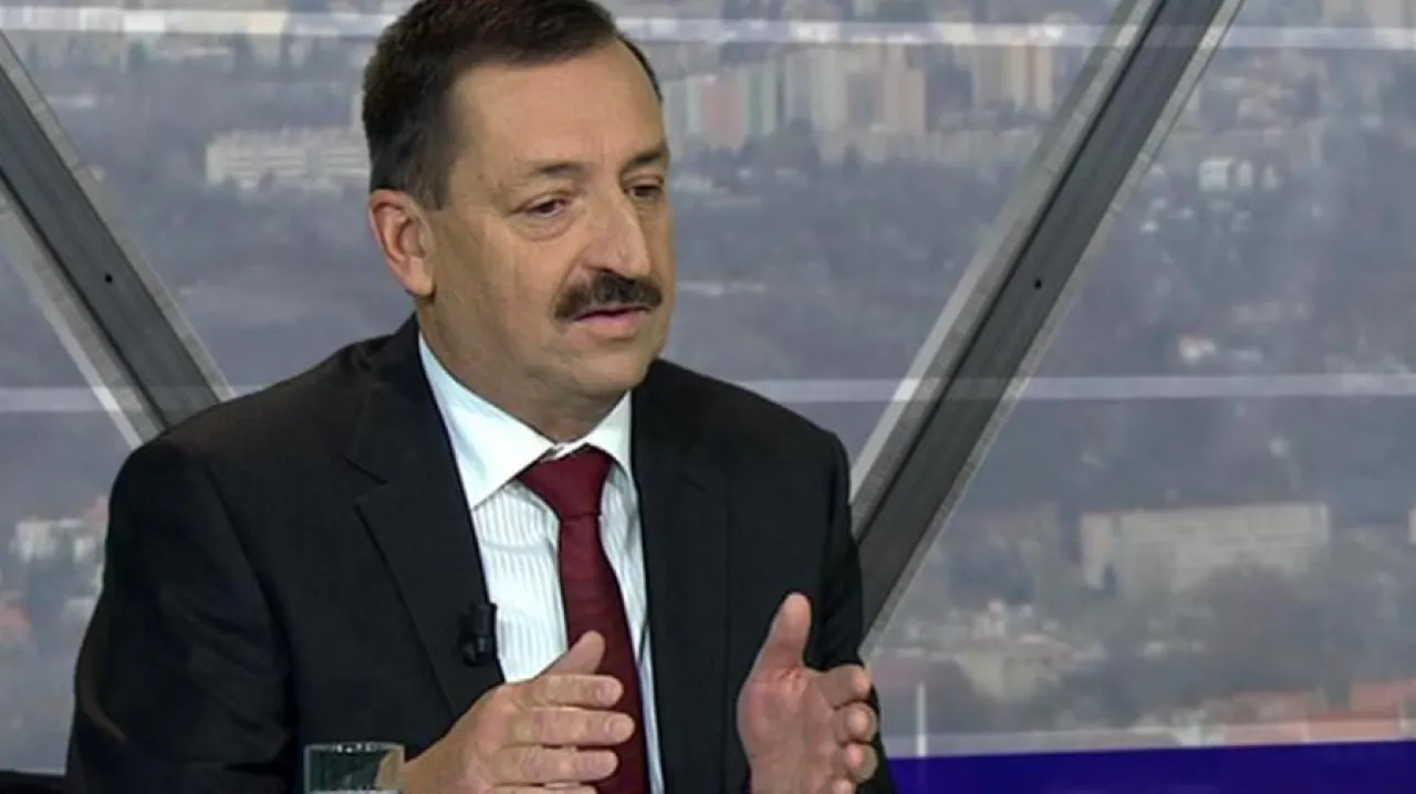 Bývalý šéf drah Zelený miliony za konkurenční doložku nedostane — ČT24 — Česká televize