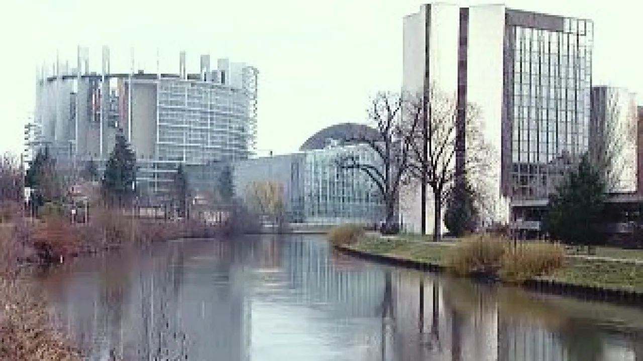 V roce 2020 by se měla v EU recyklovat nejméně polovina odpadů — ČT24 ...