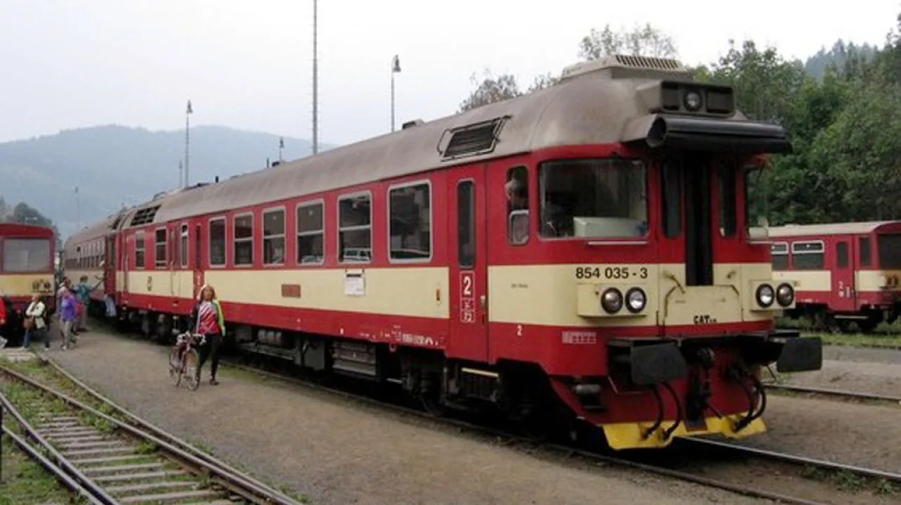 V pondělí začne výluka na trati z Mladé Boleslavi do Turnova — ČT24 ...