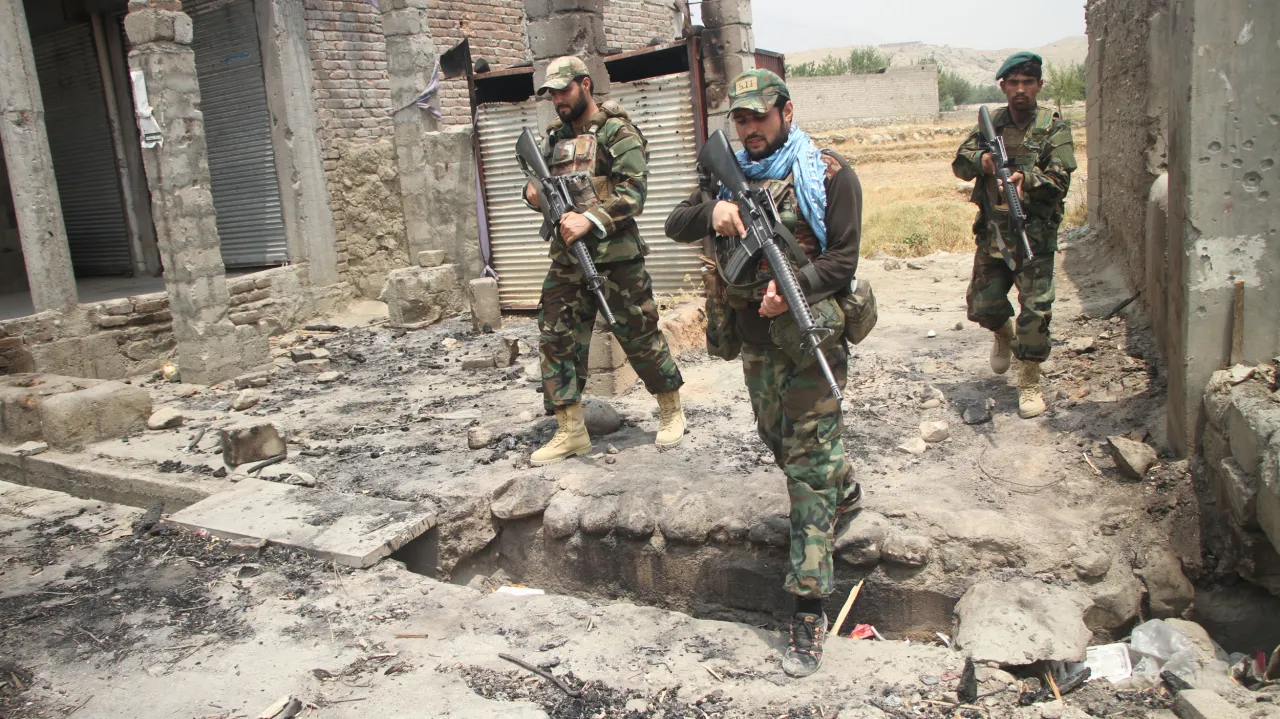 Taliban tvrdí, že ovládl významný přechod na hranici s Pákistánem ...