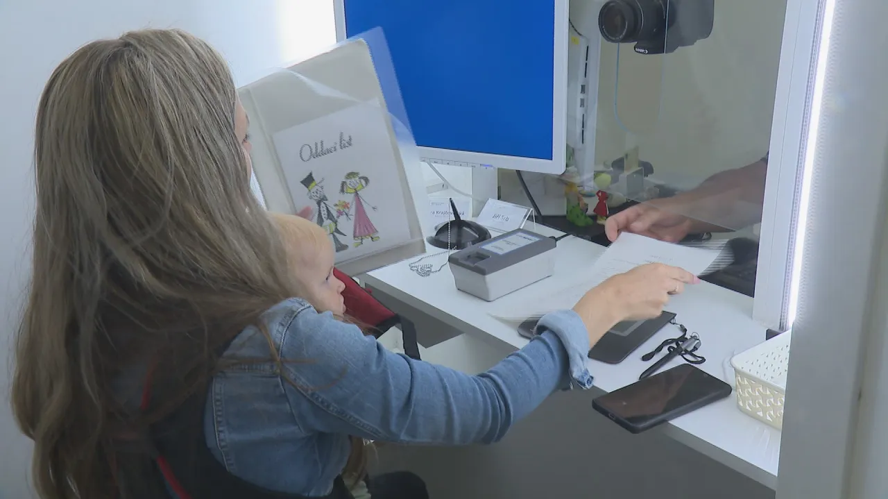 Lidé během léta častěji řeší pas na poslední chvíli, vyzvednout se dá ...