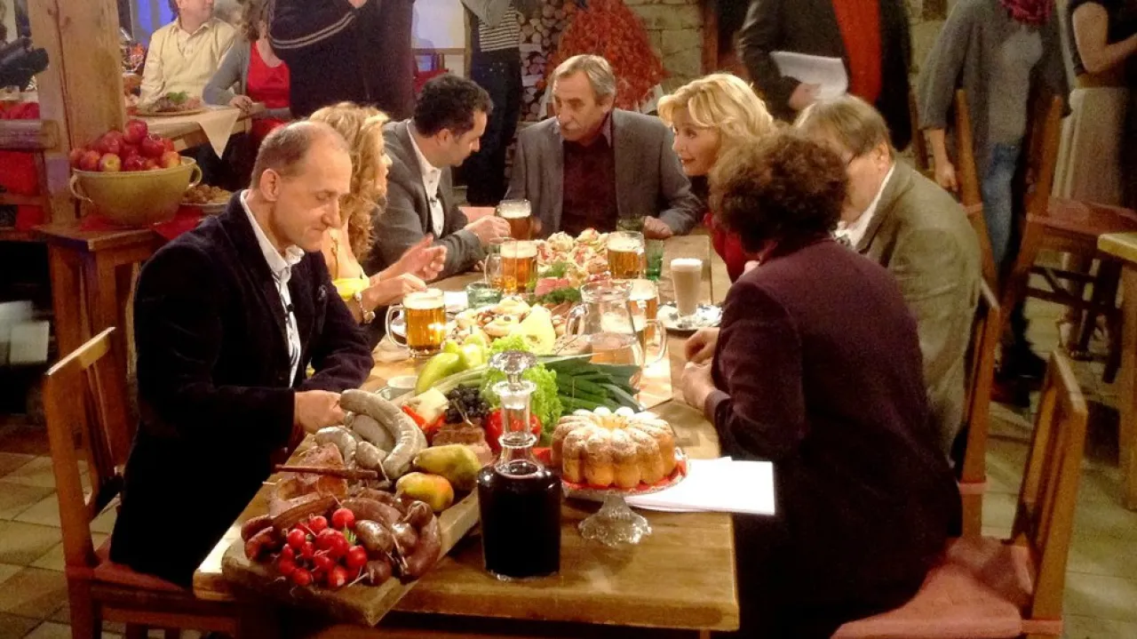 Do roka a do dna: Ze zákulisí příprav silvestrovského pořadu — ČT24 ...