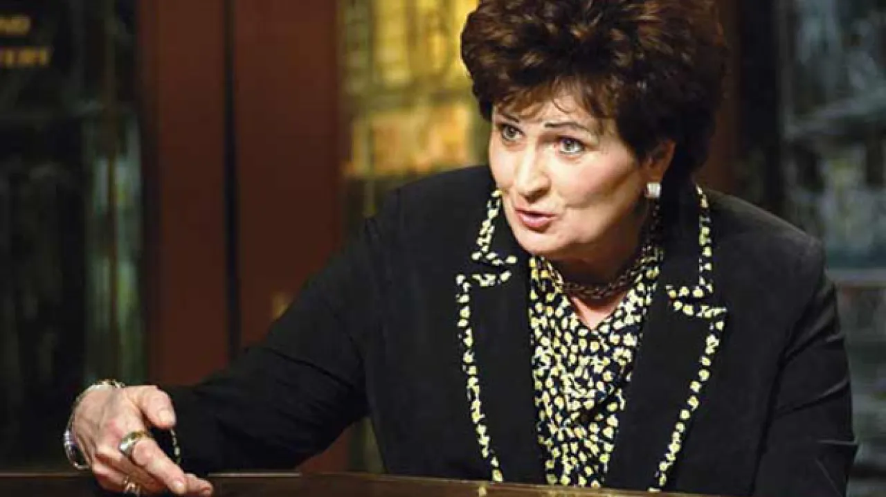 Narozeniny slaví koulařka Helena Fibingerová — ČT24 — Česká televize