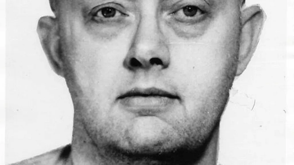 Otec střelce z Las Vegas byl bankovní lupič. FBI ho dala na seznam ...