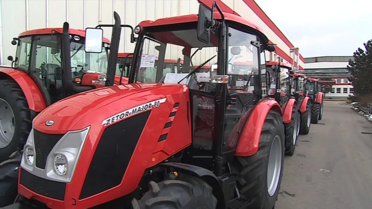 Legendární traktor Major se vrací — ČT24 — Česká televize