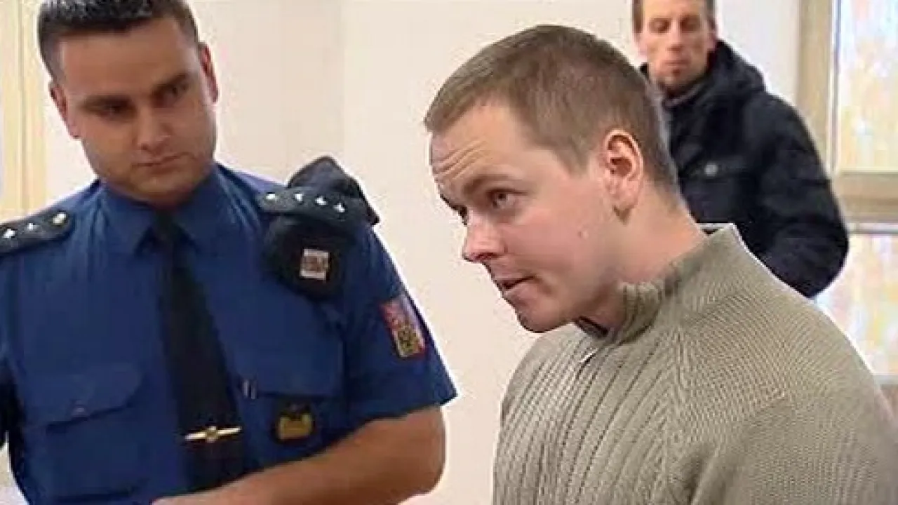 Soud řešil prodloužení vazby obžalovaných v kauze Vítkov — ČT24 — Česká ...
