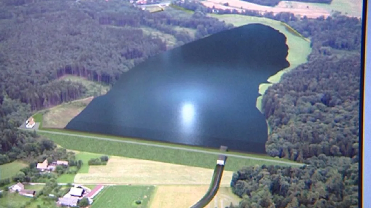 Vznikne u Dobrušky poldr, nebo přehrada? — ČT24 — Česká televize