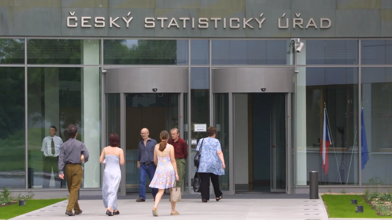 Respekt: Aféra kolem podezřelého tendru ČSÚ pokračuje — ČT24 — Česká ...