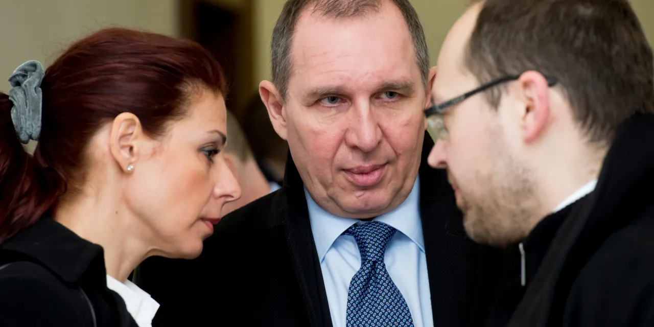 Kauza Rath. Soud poslal Kottovy na sedm a půl roku za mříže — ČT24 ...