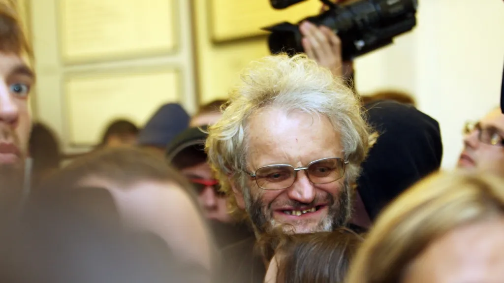 Zemřel nestor českých anarchistů Jakub Polák — ČT24 — Česká televize