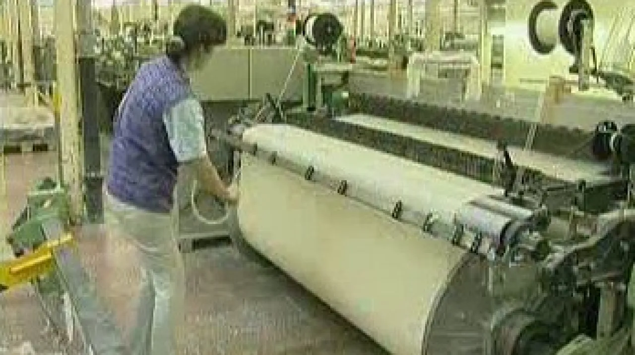 Textilka Slezan Frýdek–Místek propouští zaměstnance — ČT24 — Česká televize