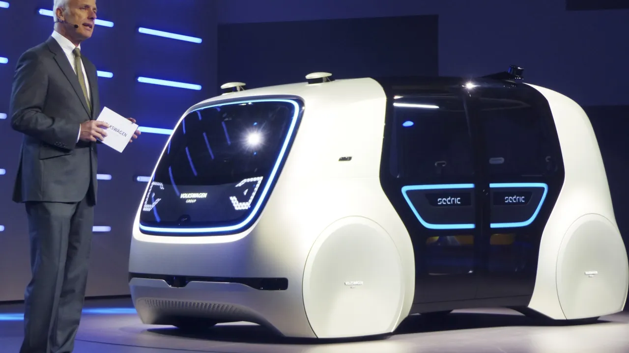 Nepotřebuje řidiče, nemá ani volant. Volkswagen ukázal koncept ...