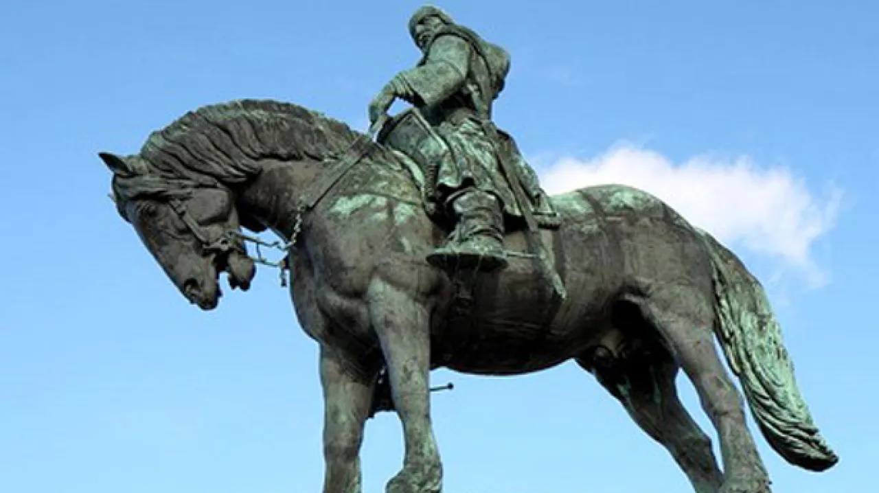 Největší jezdeckou sochu v Česku má Jan Žižka z Trocnova — ČT24 — Česká televize
