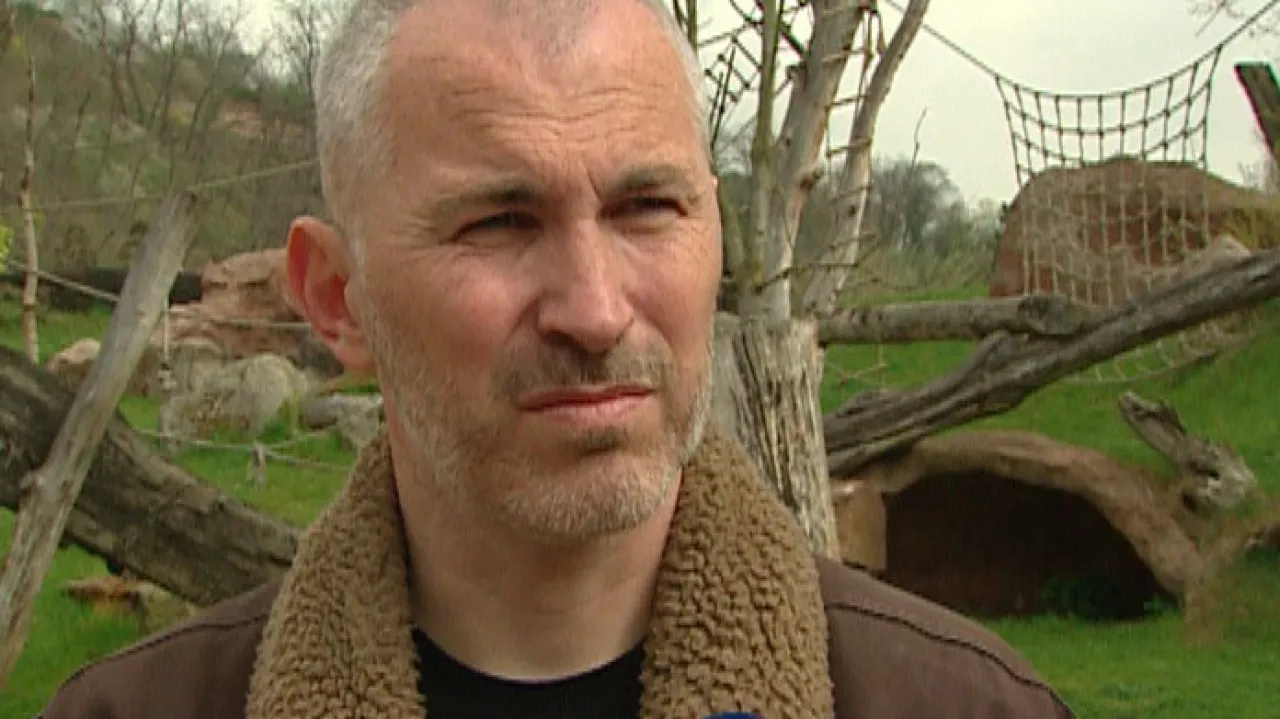 Fejk vyhrál konkurz na ředitele České národní budovy v New Yorku — ČT24 ...