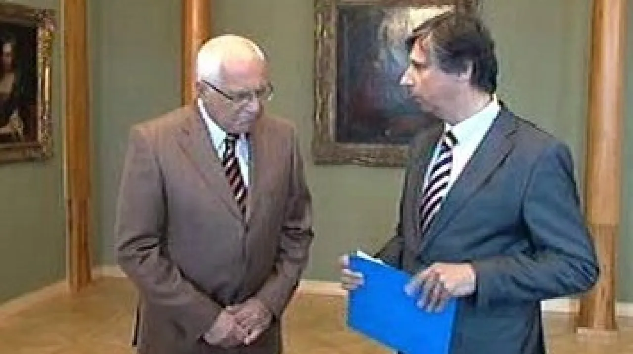 Fischer předal Klausovi seznam ministrů, je na něm Janota i Kovářová ...