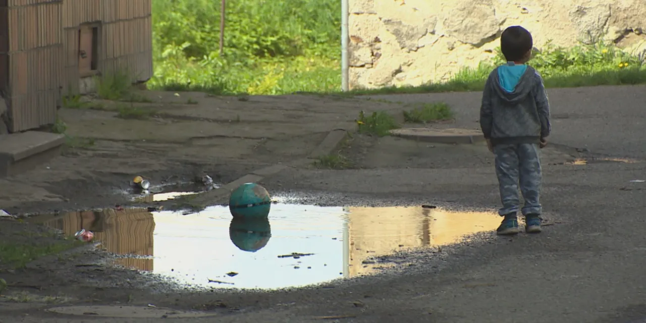 Chudoba ohrožuje Čechy nejméně v celé Evropě. Nečekané výdaje by přesto ...