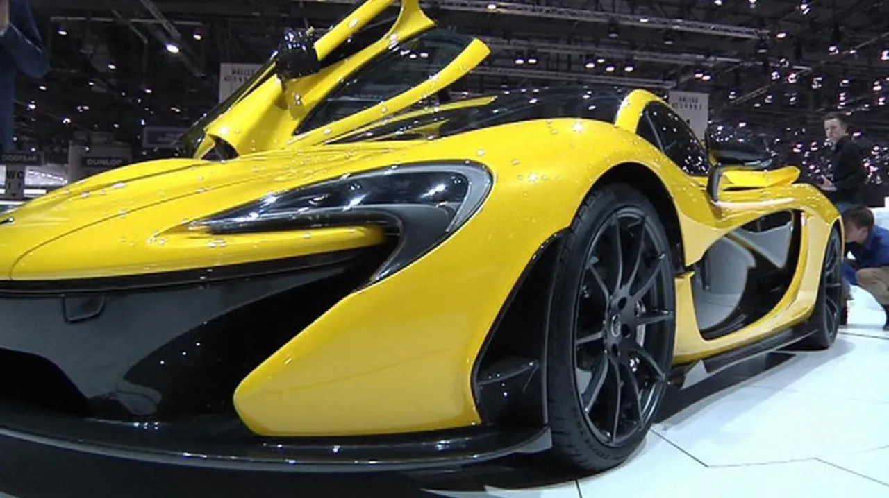 Naleštěná auta se silnými motory - začíná autosalon v Ženevě — ČT24 ...