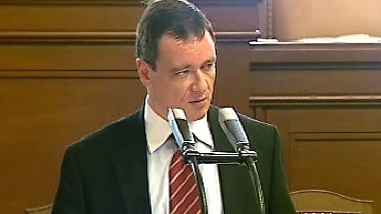Rath označil v interpelacích Topolánka za hlavu mafie — ČT24 — Česká ...