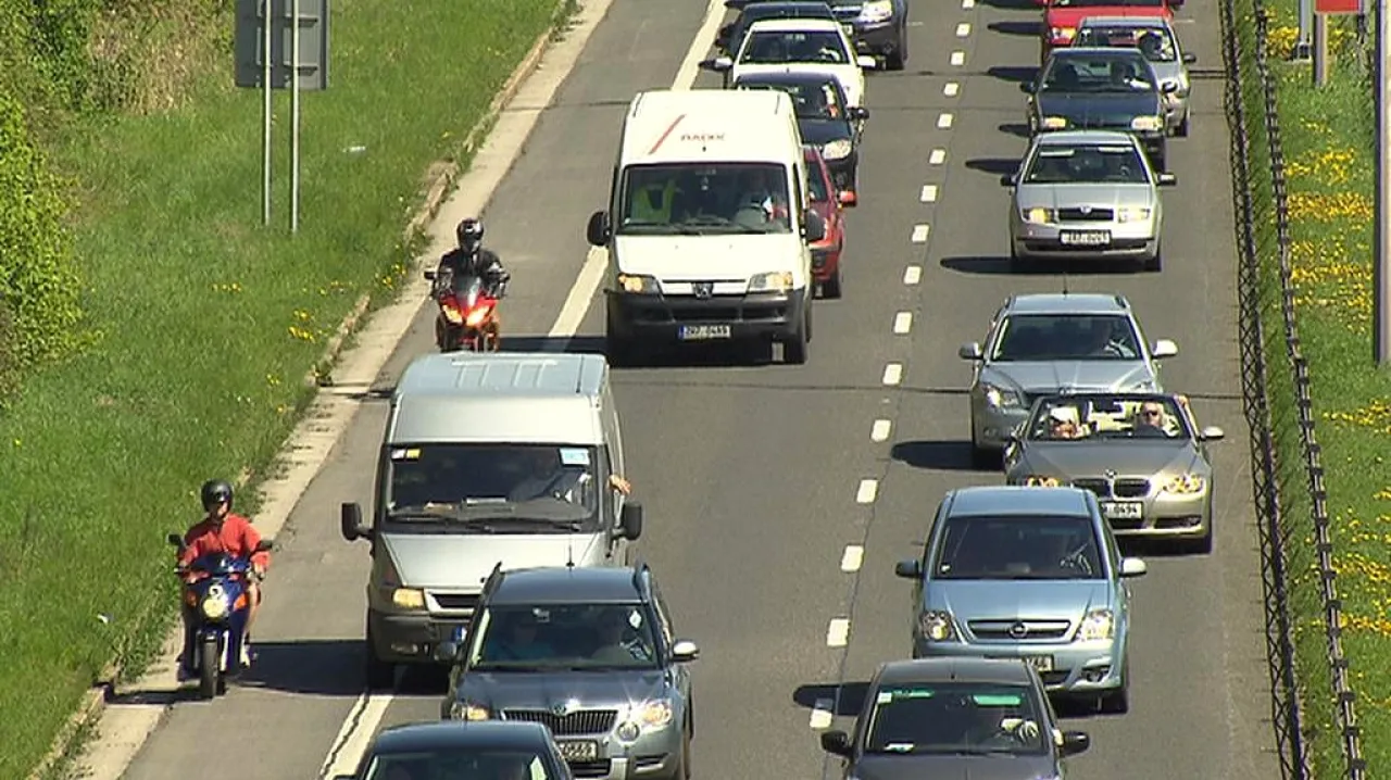 Mezi Zlínem a Otrokovicemi je v provozu nový úsek silnice — ČT24 ...
