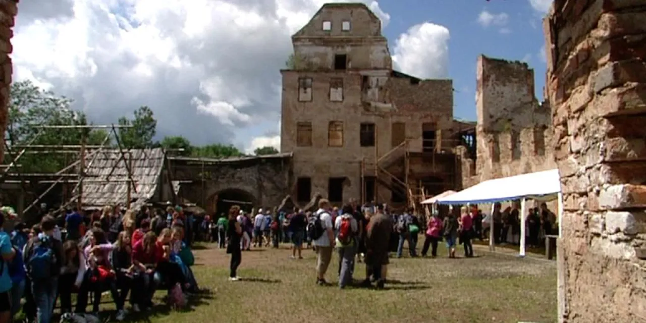 Na hradě Hartenberg dnes vládly přírodní vědy — ČT24 — Česká televize