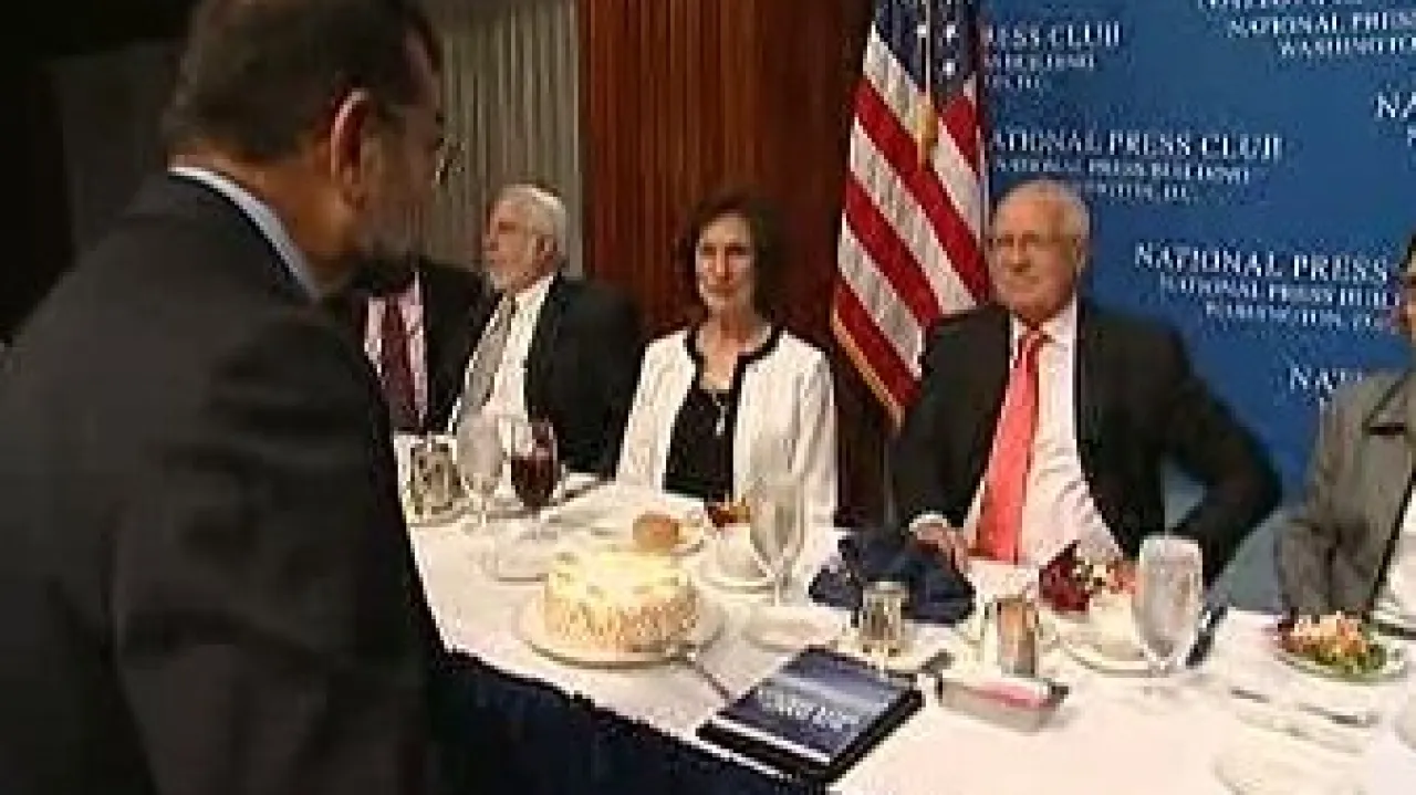 Cheney slíbil Klausovi, že dohlédne na podpis smluv o radaru — ČT24 ...