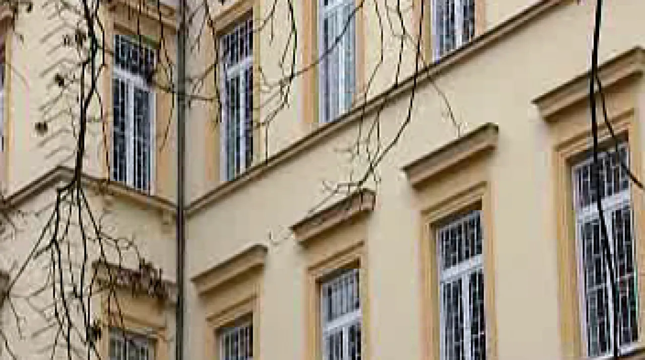 Policie dopadla devianta, který uprchl z léčebny v Kosmonosích — ČT24 ...