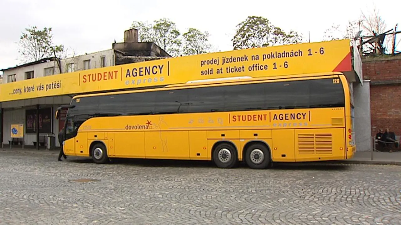 Nový Expressbus pro DB už nepovedou dráhy, ale Student Agency — ČT24 ...