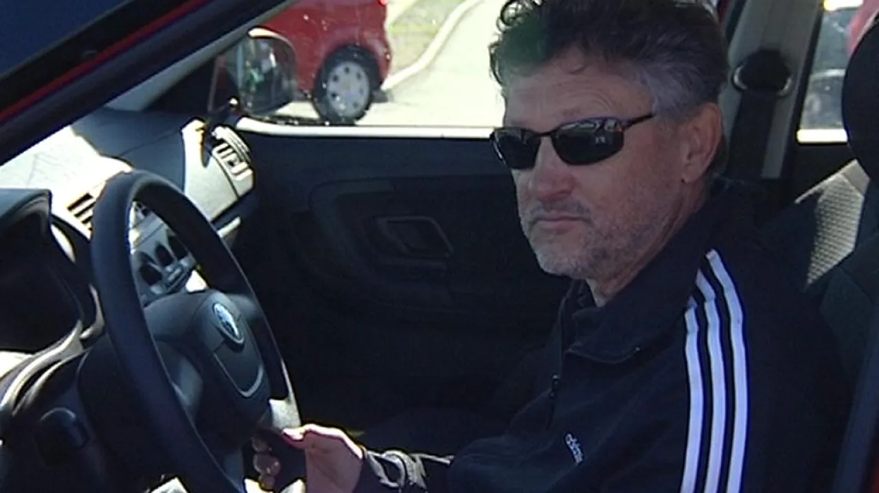 Slepí lidé si vyzkoušeli řízení auta — ČT24 — Česká televize