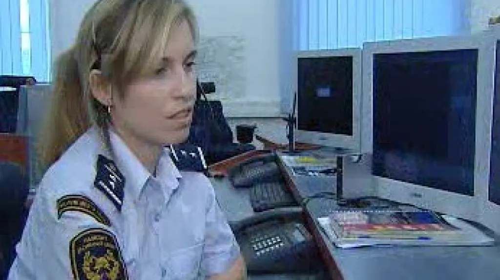 Hasiči chtějí větší postihy za zneužití tísnové linky — ČT24 — Česká ...