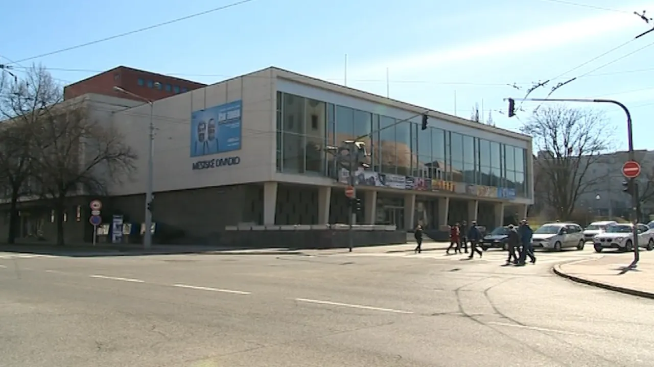 Zlínské divadlo bude od nové sezóny i pro vozíčkáře — ČT24 — Česká televize