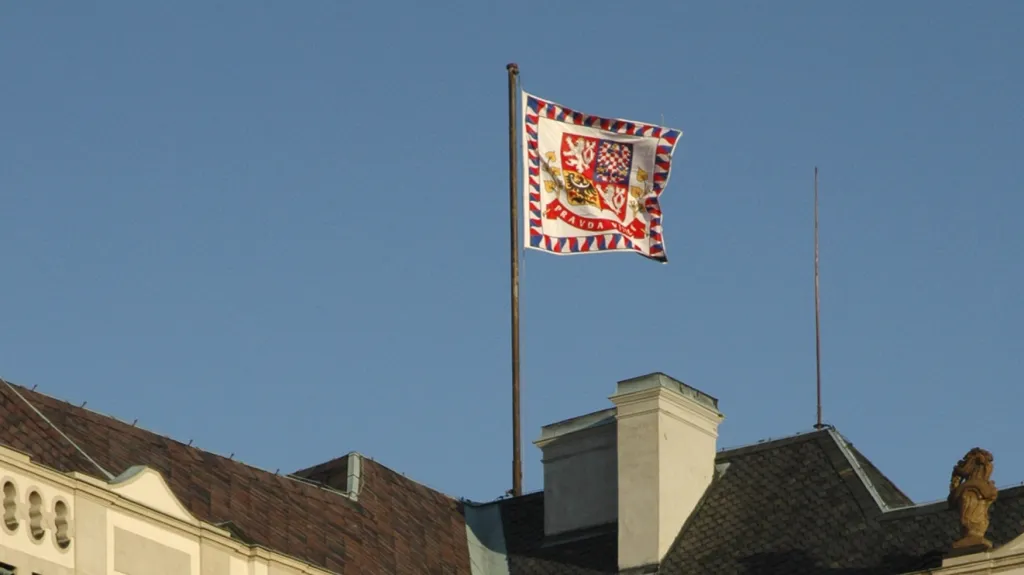 Opozici chyběla v Zemanově projevu vize, Dienstbier ho raději ...