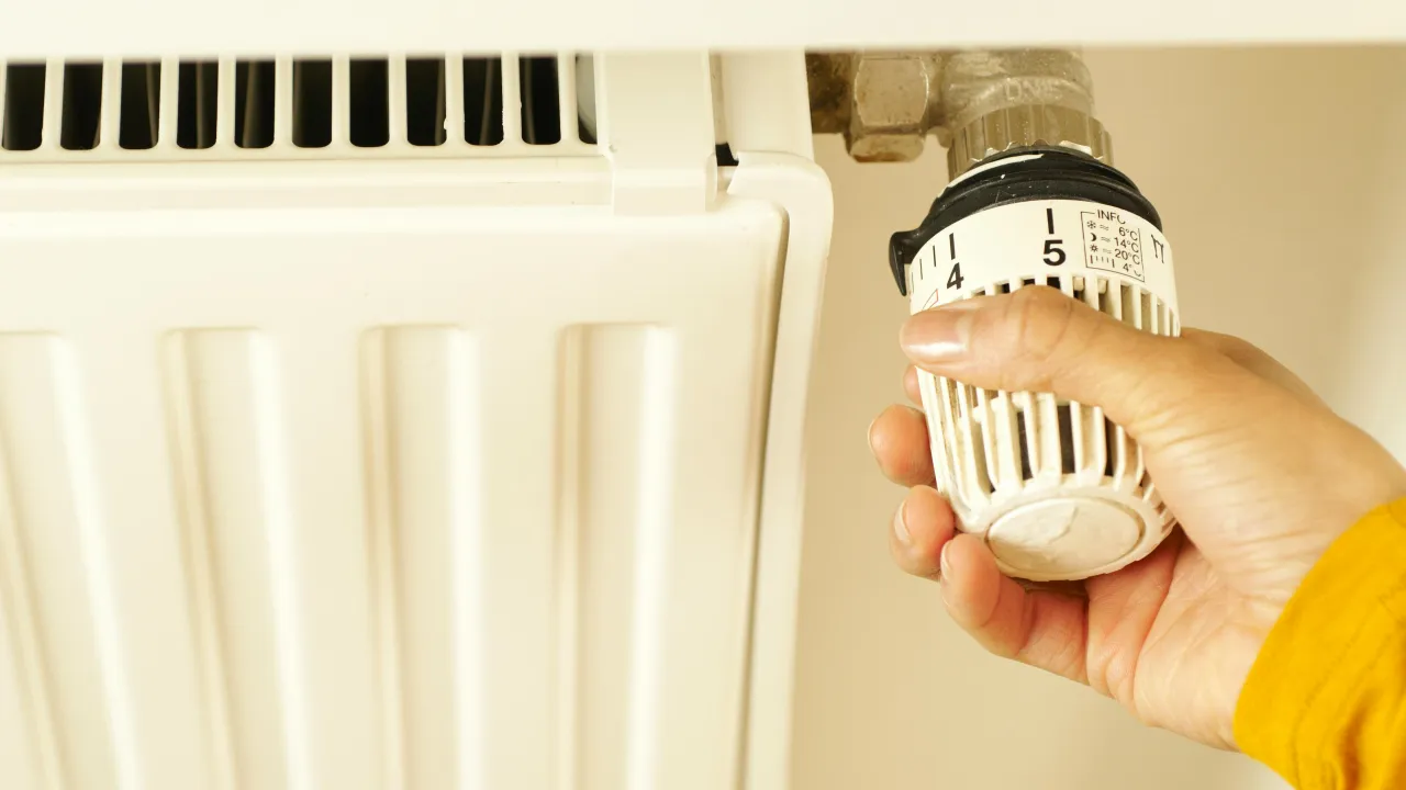 Vyúčtování za teplo by si lidé měli důkladně zkontrolovat — ČT24 ...