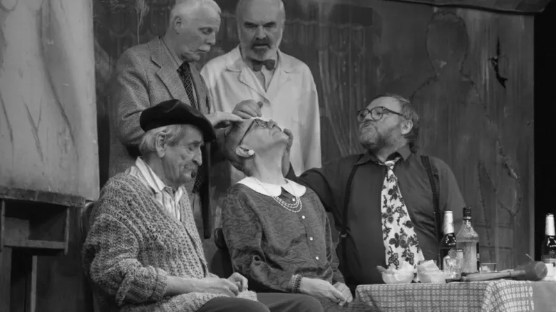 Teď tu byl. Zemřel Jaroslav Weigel, jeden z Cimrmanů — ČT24 — Česká ...