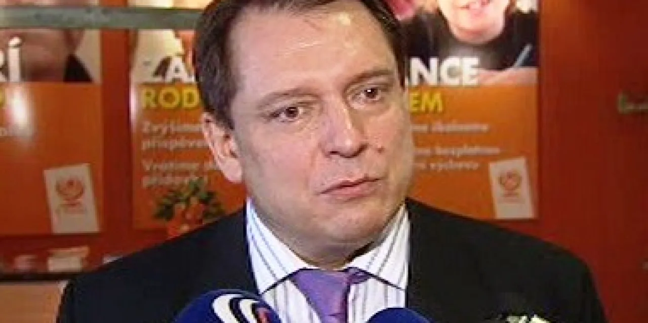 Paroubek trvá na šrotovném ještě letos — ČT24 — Česká televize