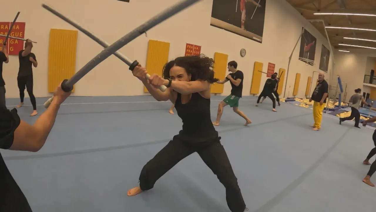 Nedostatek herců z řad menšin v Česku trápí filmaře. Lákají je proto ...