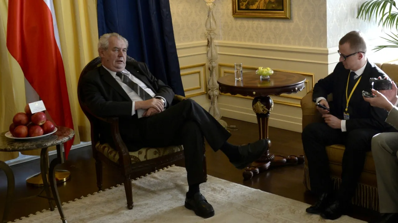 Zeman nabízí Ukrajině „finlandizaci“ — ČT24 — Česká televize