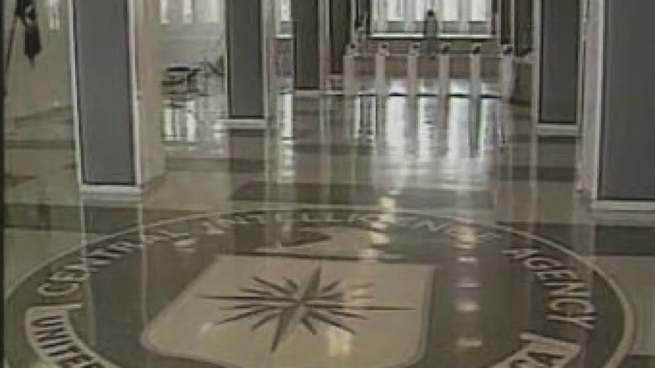 Bývalý špion CIA Nicholson prý „pracoval“ i z vězení — ČT24 — Česká ...