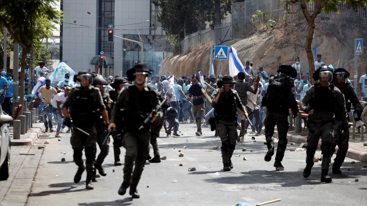 Po nepokojích v Tel Avivu chce Izrael vyhostit až tisícovku eritrejských uprchlíků — ČT24 ...