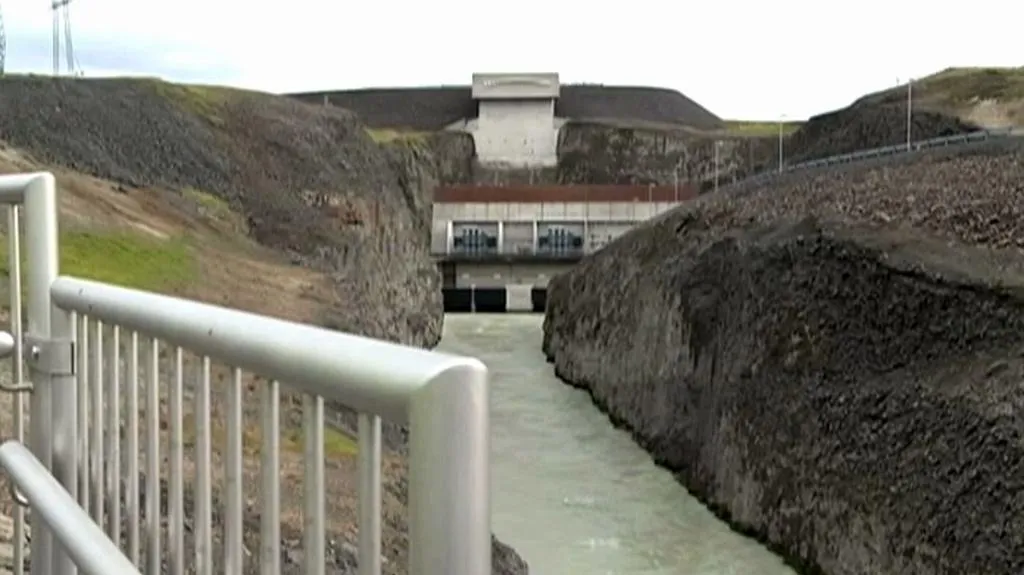 Hi-tech datové úložiště pohání na Islandu obnovitelné zdroje — ČT24 ...