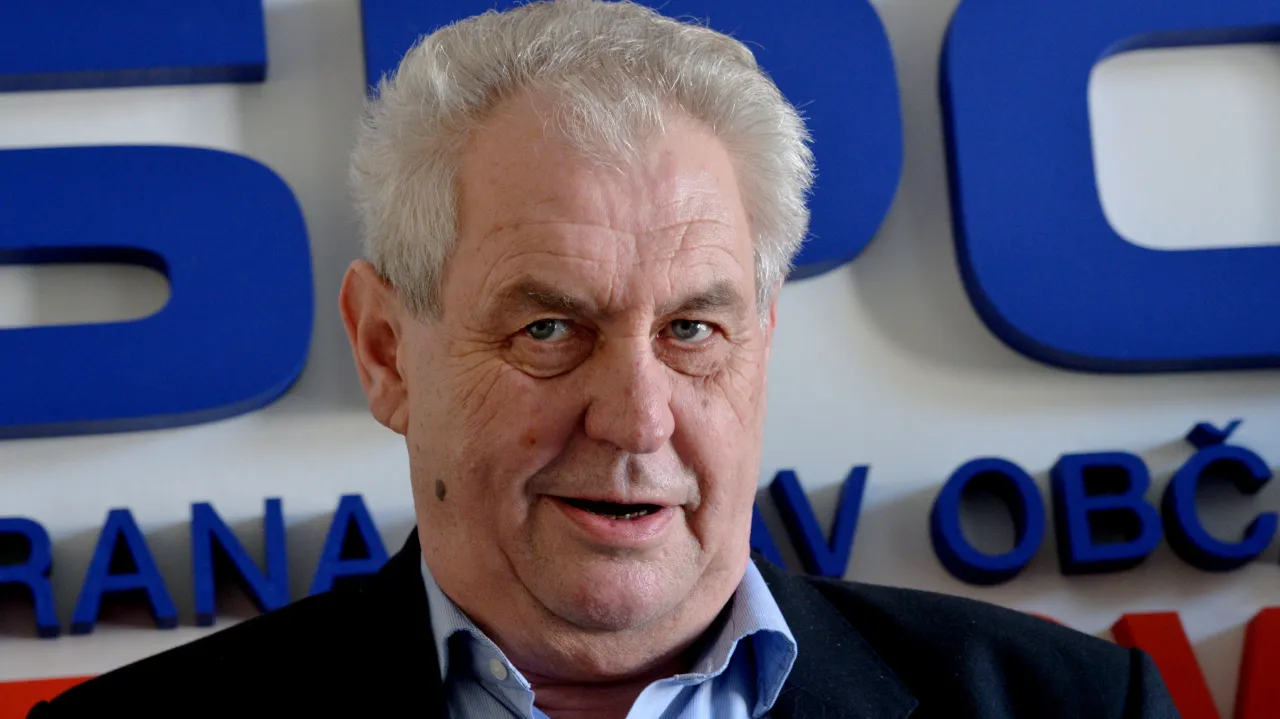 Zeman v průzkumu poprvé předstihl Švejnara — ČT24 — Česká televize
